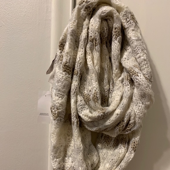 LOFT | Accessories | Nwt Loft Infiniti Scarf | Poshmark